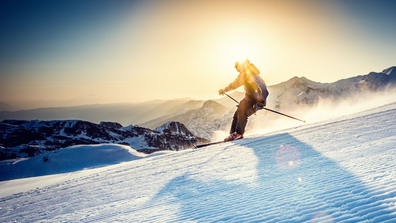 How to Choose the Best Baselayers for Skiing: A Comprehensive Guide ...